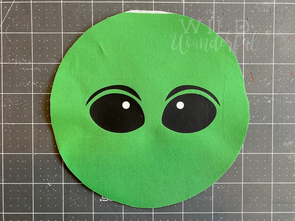 Yoda One for Me :: FREE Yoda-Inspired Zipper Pouch Pattern + Tutorial ...