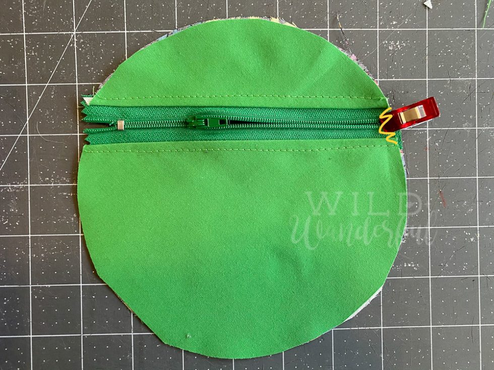 Yoda One for Me :: FREE Yoda-Inspired Zipper Pouch Pattern + Tutorial ...